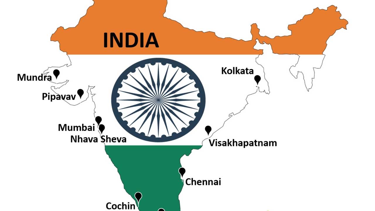 Where is the privately operated Mundra Port located?